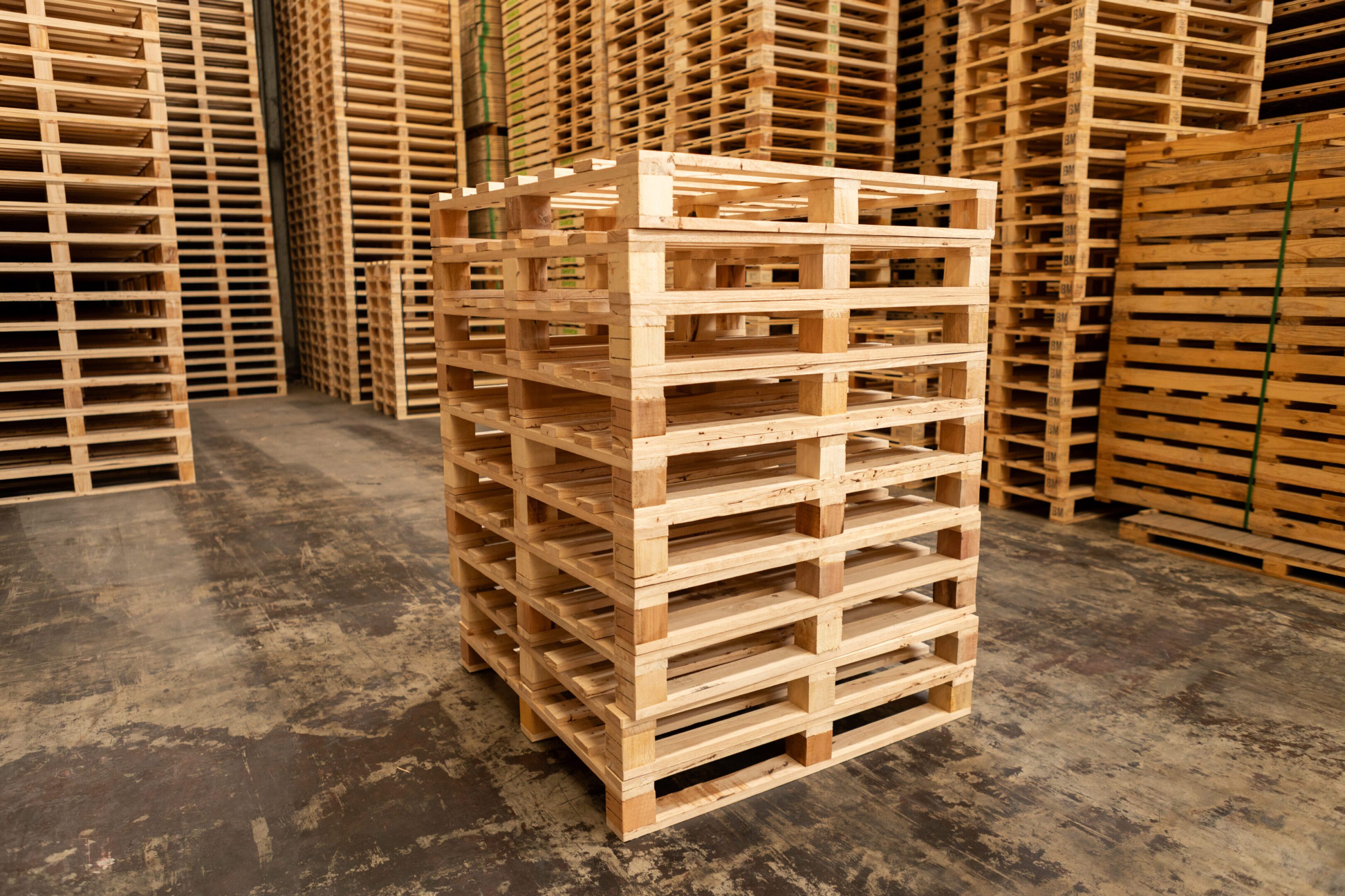 7 Cost-Effective Pallet Solutions for Leaner Operations - Paradigm Pallet